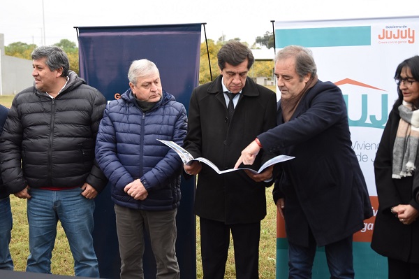 Comenzó la construcción de las primeras 20 viviendas para afiliados de ...